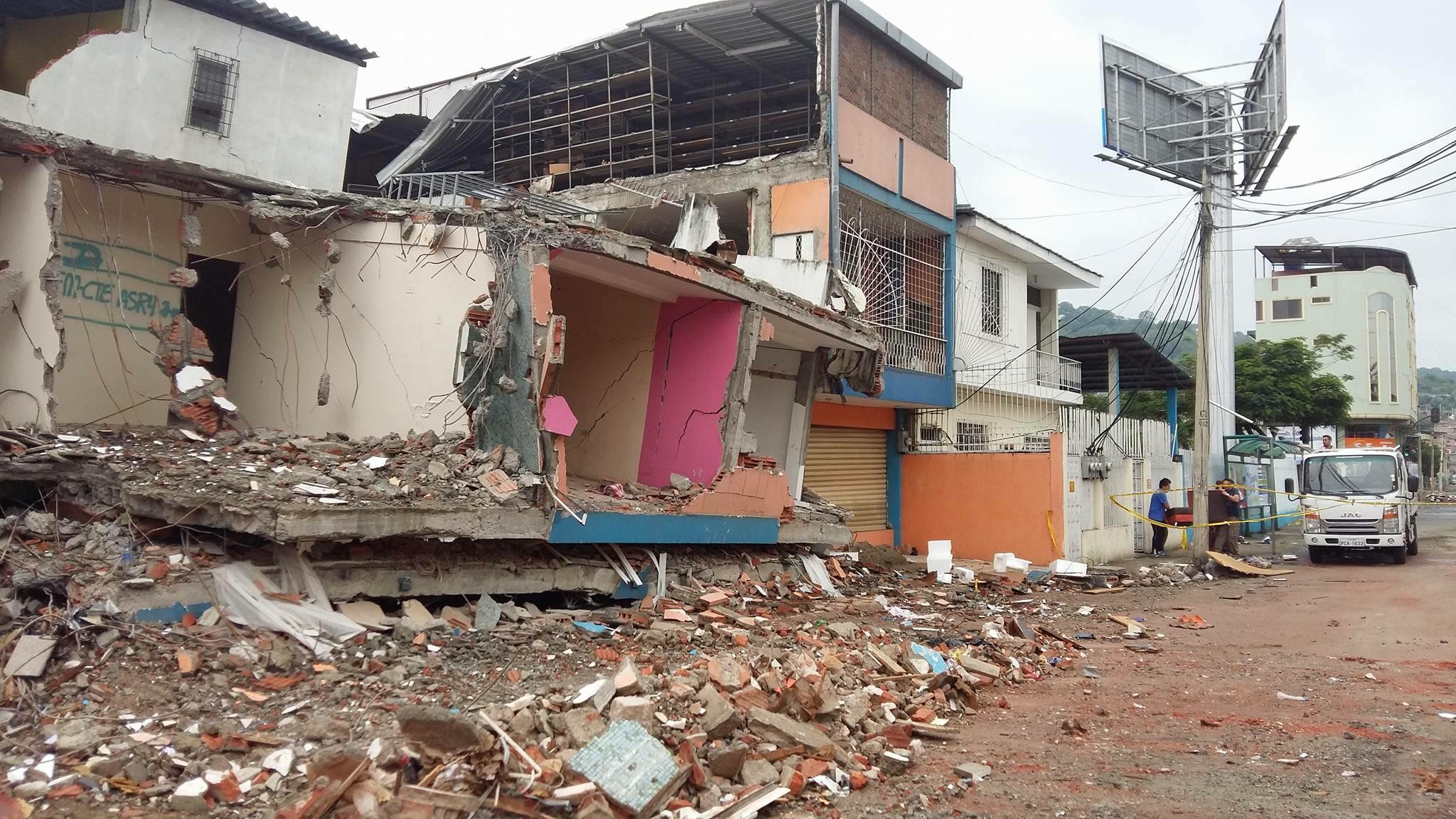 Ecuador Earthquake 2016 - How I Tried to Help: by Jen Oliak